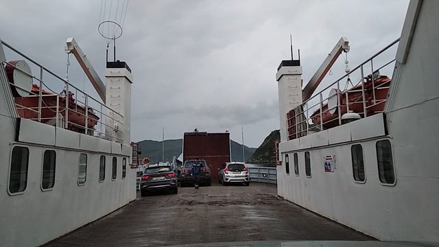 паром на Ольхон -1- заезжаем