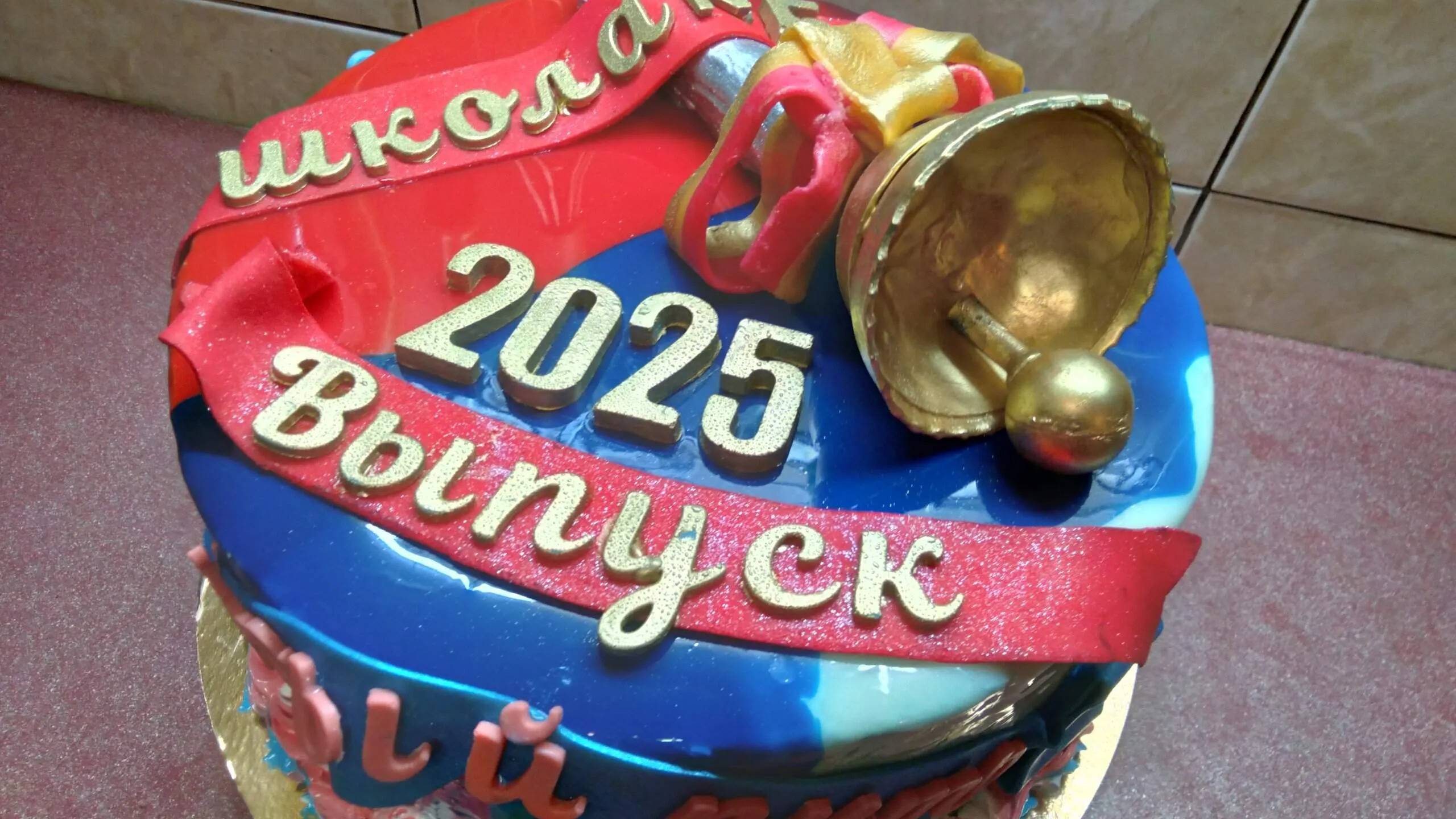 Сборка торта из остатков других десертов