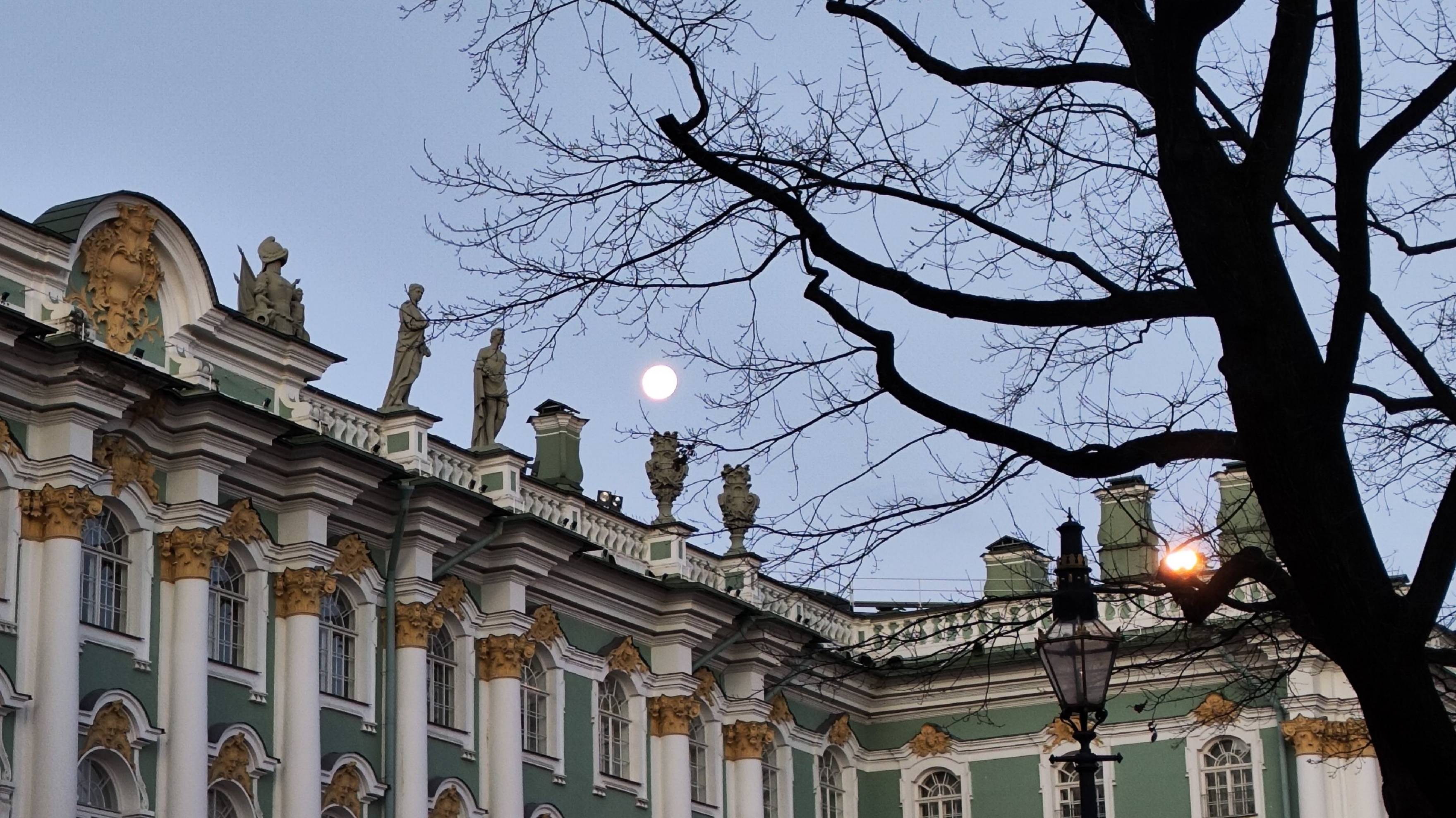 Маленькие истории Эрмитажа: Нэцкэ. Выпуск 6