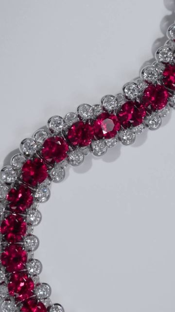 Браслет с рубинами и бриллиантами