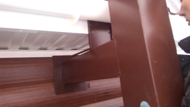 Установка вентиляционных труб на стену.