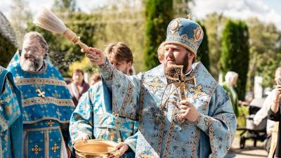Архиерейское богослужение в Успенском храме