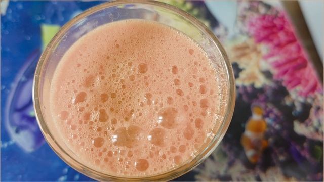 Сок из овощей и фруктов. Морковь, яблоко, груша, перец. Витаминное утро.mp4