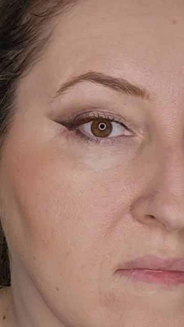 Обзор на тушь в оттенке Бургунди