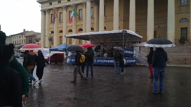 Концерт на площади  в Вероне!