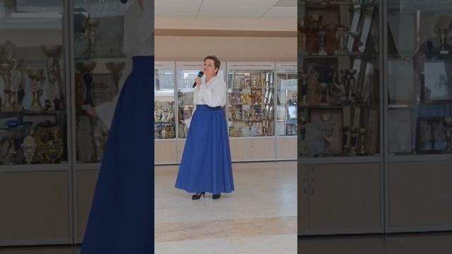 Песня "А он мне нравится" - исполняет Светлана Руль.