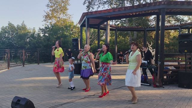 ⭐Песня "Кружево-кружавчики", исполняет группа "Девчата"