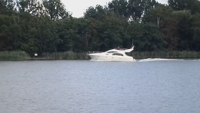 YACHT UNDER POLISH FLAG ENTERS KALININRAD PORT