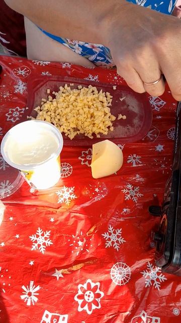 Шампиньоны с сыром на озере Белё