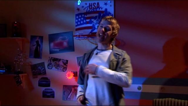 13_Extra_English_-_A_wedding_in_the_air