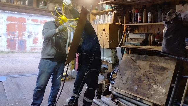 сделал заказ паука и паутину🕸+🕷=😃