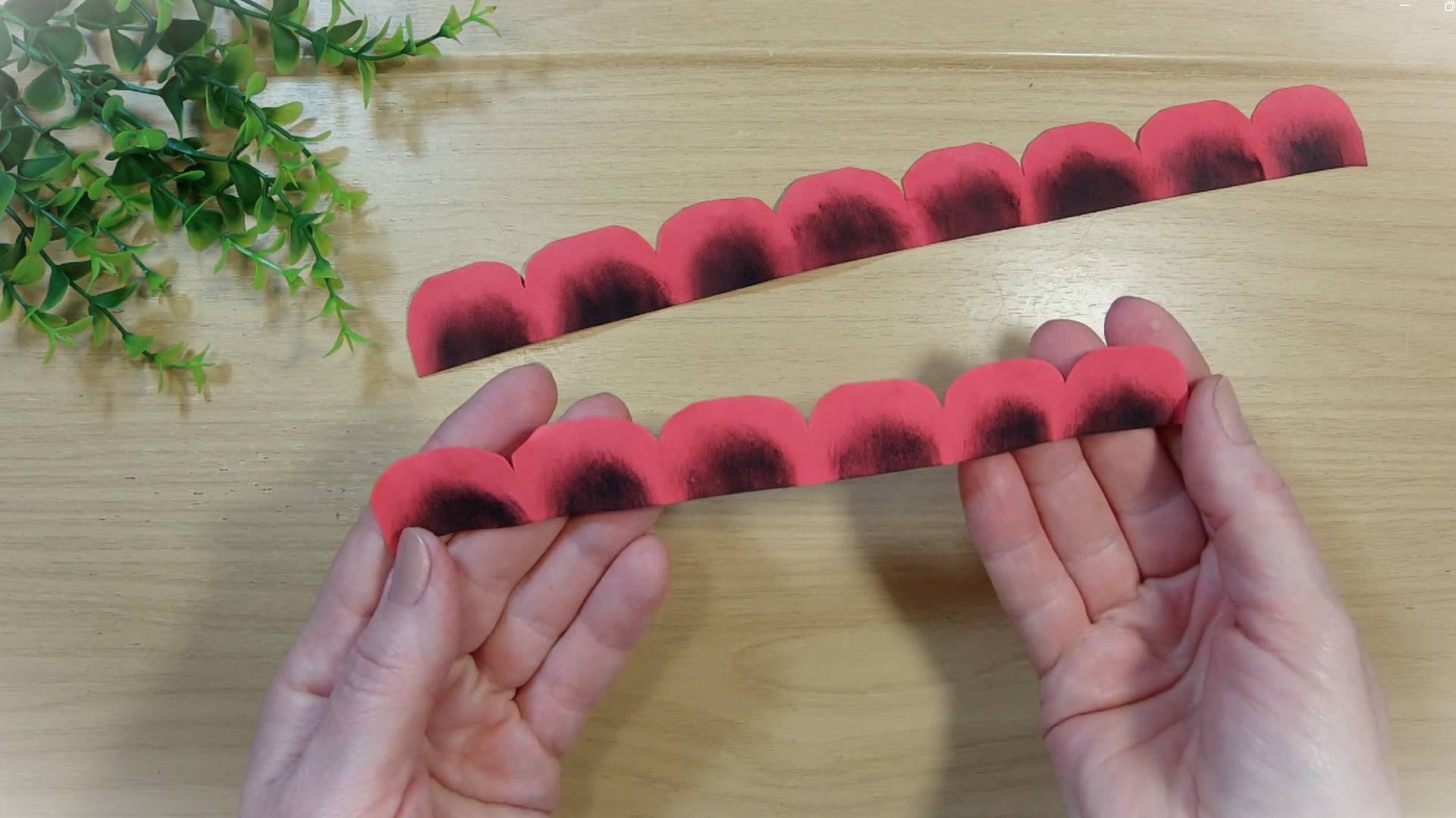 Просто, быстро и красиво. Люблю такой быстрый способ сборки цветов из фоамирана своими руками