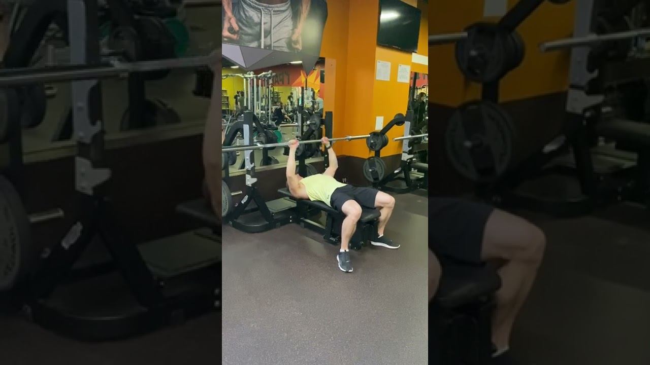 Жим штанги узким хватом