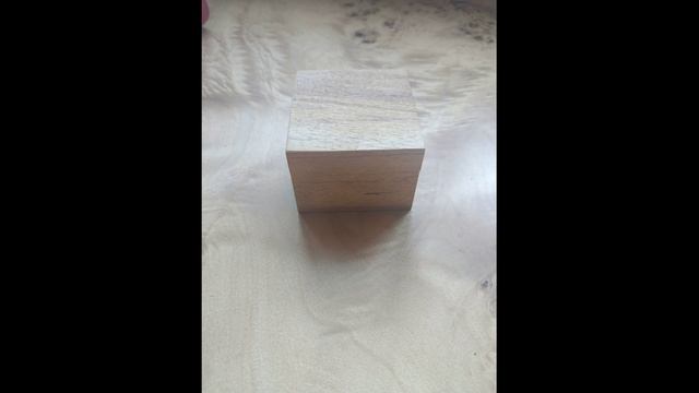 Маленькая квадратная шкатулка из шпальтованного бука