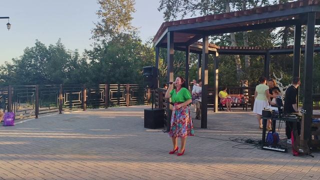 Песня "Вижу тебя", исполняет Сницарева Екатерина