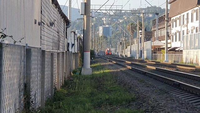 поезда на переходе возле моря (Часть 2)