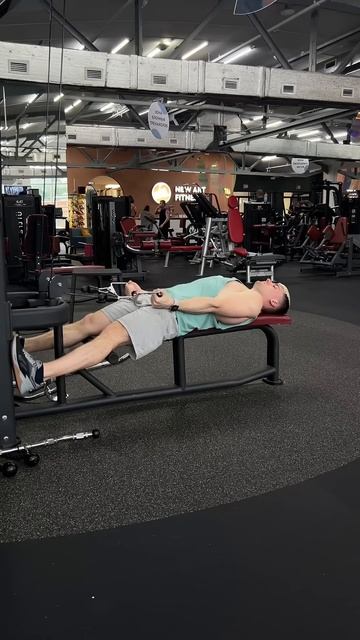 Сгибание рук с горизонтального блока