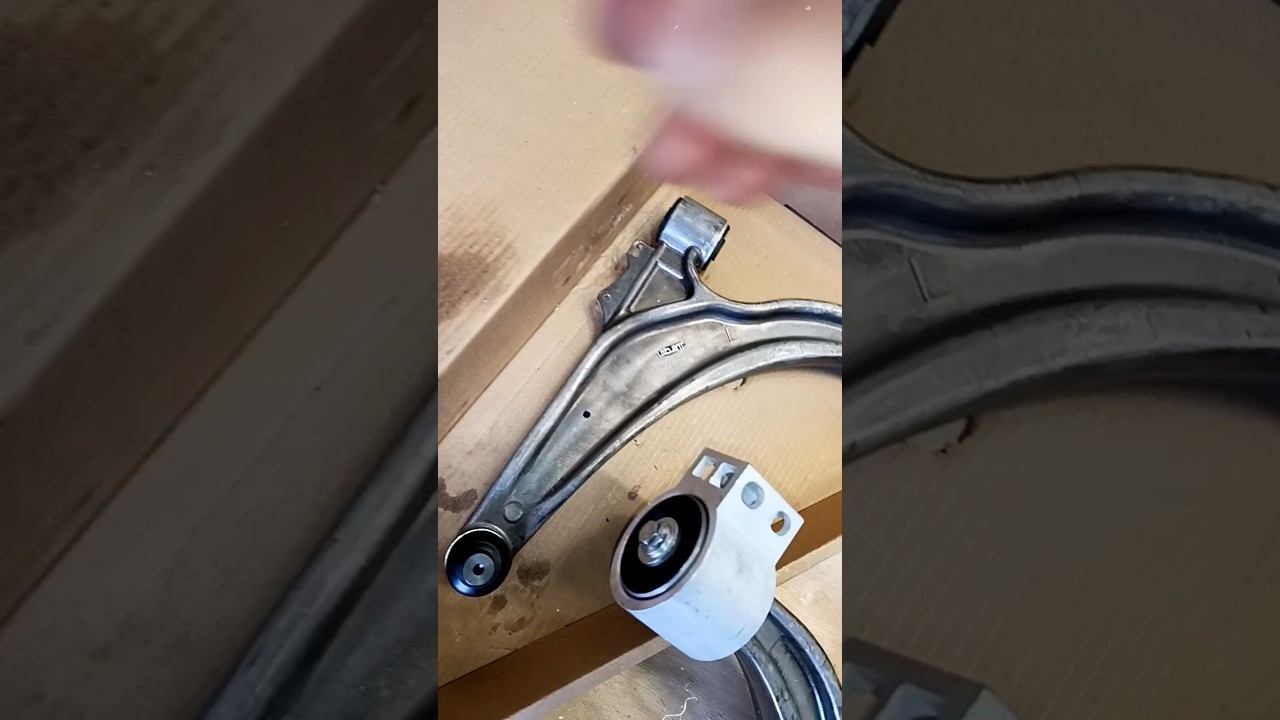 Передние рычаги Опель Астра J