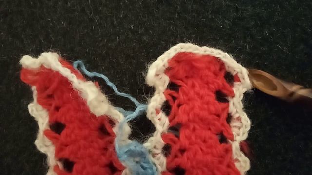 шарф " белоголубой"  окончание