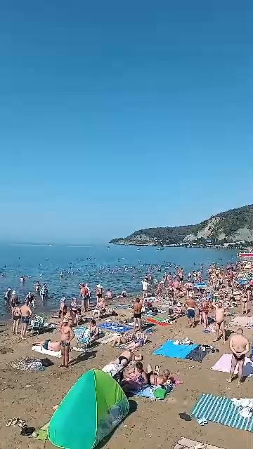 Лермонтово море пляж пошёл 4 месяц лета