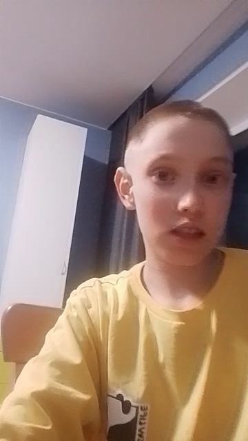 с праздником днём знаний и с первым днём осени.