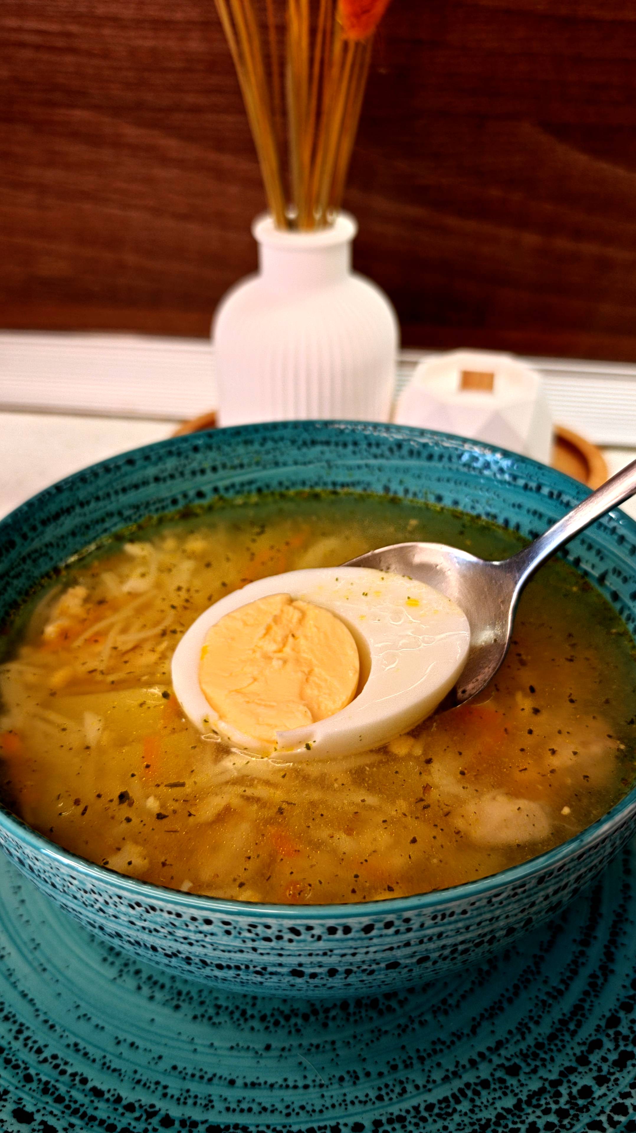 Суп куриный с вермишелью и яйцом