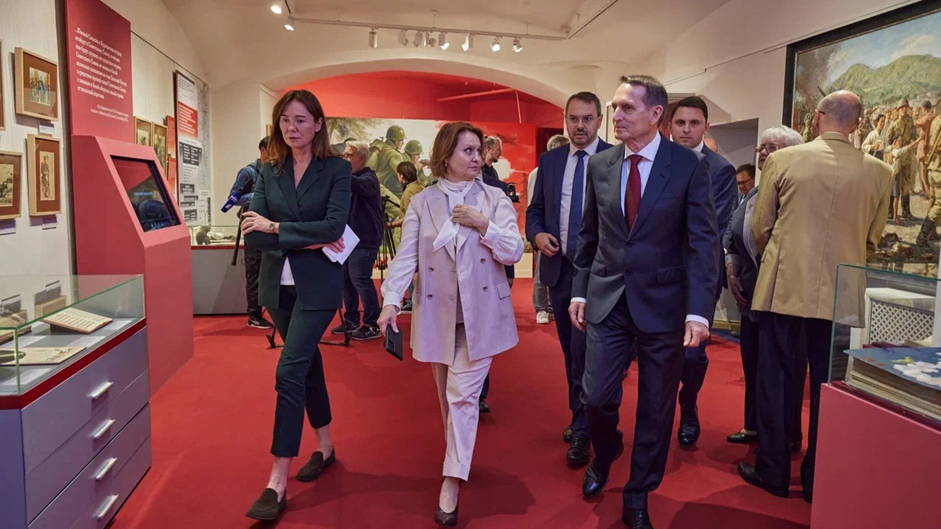 Председатель РИО открыл выставку посвящённую завершающему этапу Второй мировой войны
