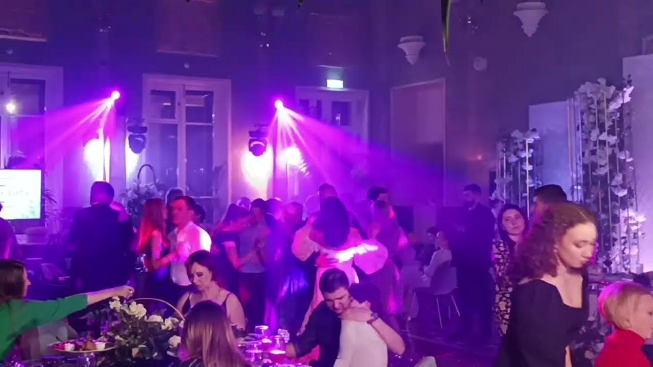 Свадьба в ресторане здания Речного вокзала.