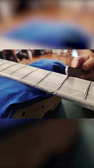 Обслуживание гитары - Solista S04010 ч4