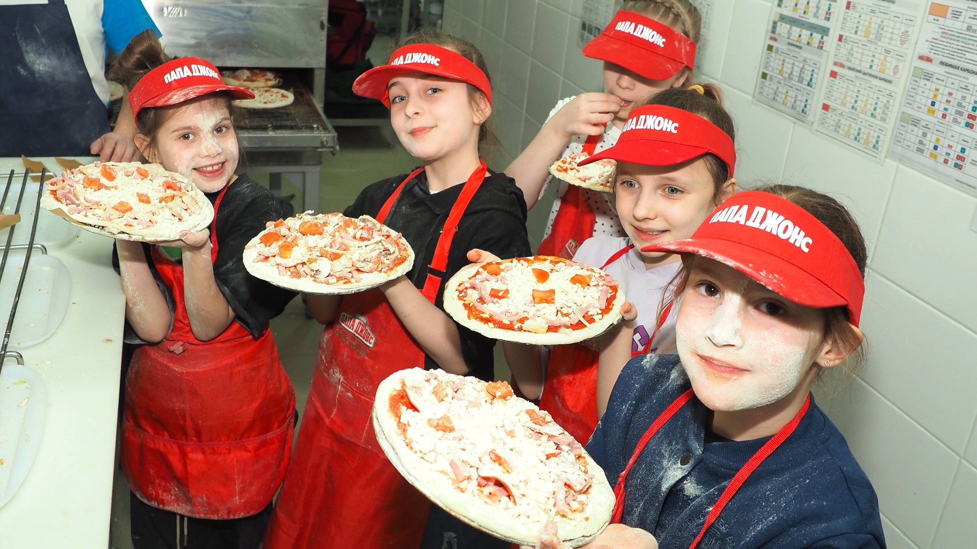 Готовим собственную пиццу c "Папа Джонс"!