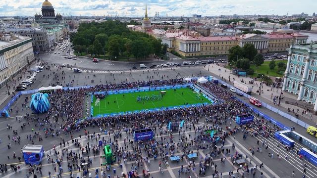 Открытая тренировка на Дворцовой площади сборной «Зенит-Чемпионика» с основным составом ФК «Зенит»