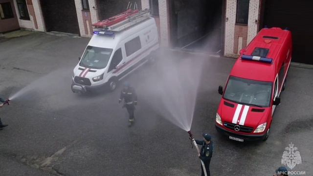 В свободное плавание под вой пожарных сирен