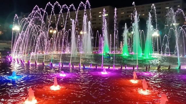 Фонтан в парке Победы.mp4