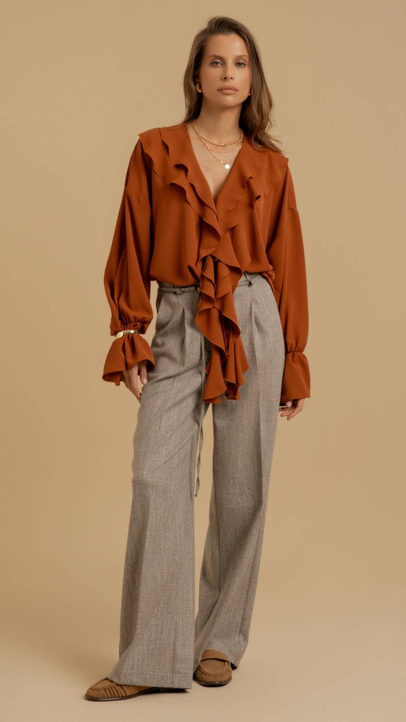 Плотные осенние брюки 🍂 идеально с комплектом двойкой из такой же ткани и романтической блузой