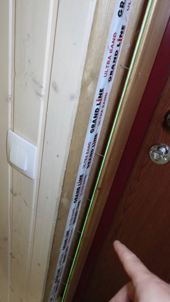 Откосы и наличники на дверной проем.