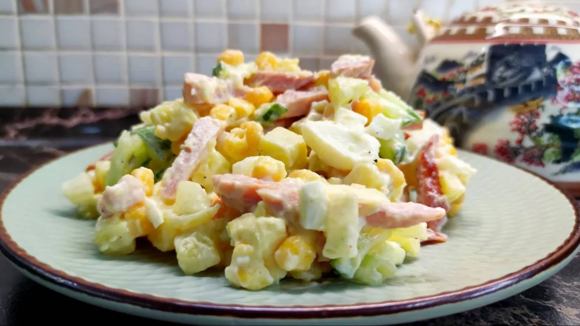 Салат с кукурузой картошкой и яйцом. Рецепт вкусного салата.