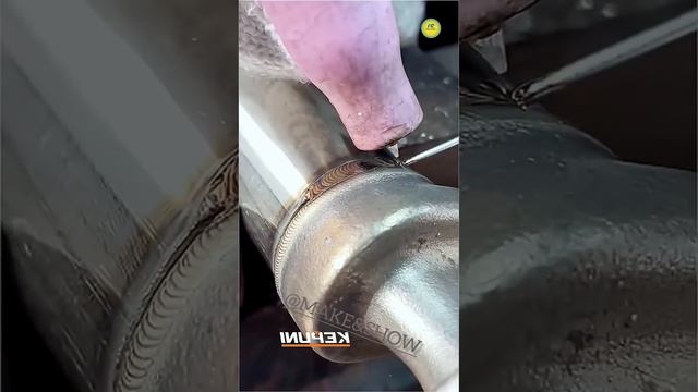 завораживая магия работы мастеров на конвейре!