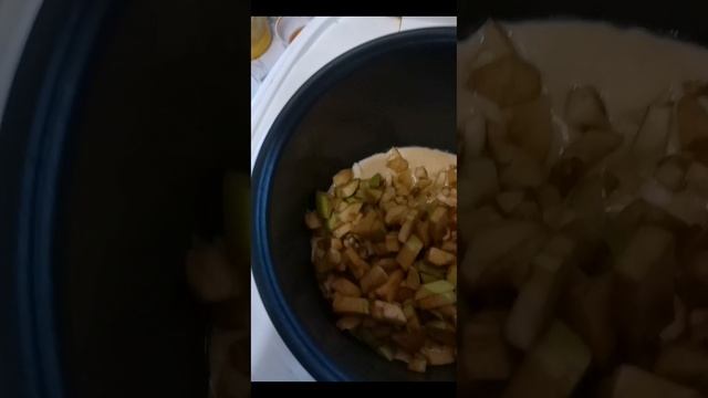 Шарлотка с яблоками