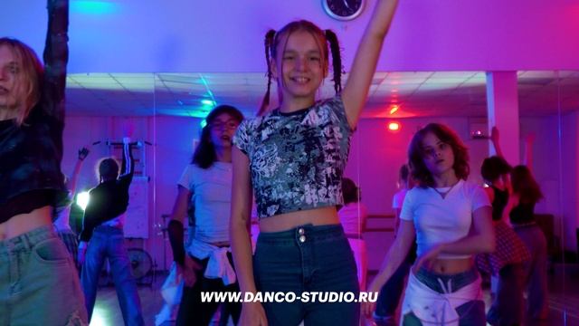 [K-POP ЛАГЕРЬ DANCO] MEOVV – HANDS UP, Смена 9, педагог Валерия Григорьева