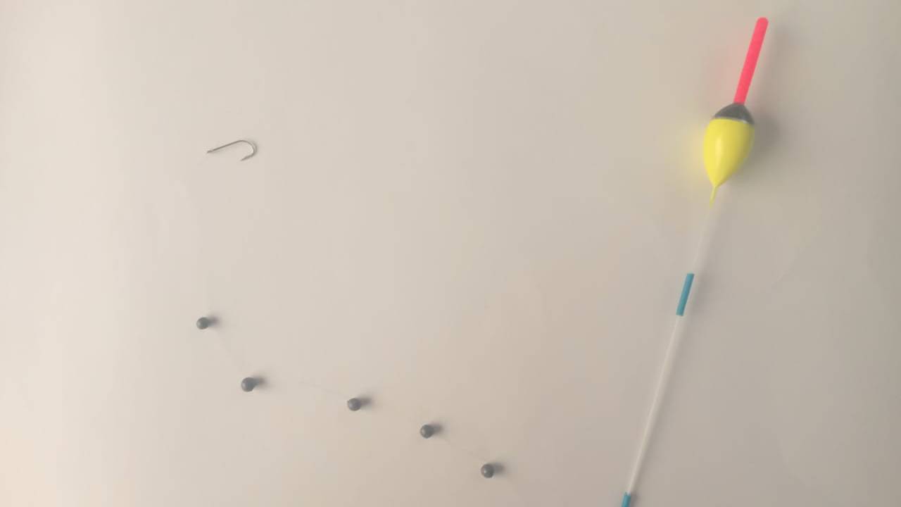 Лучшая поплавочная оснастка для маховой удочки! Как сделать оснастку для маховой удочки.