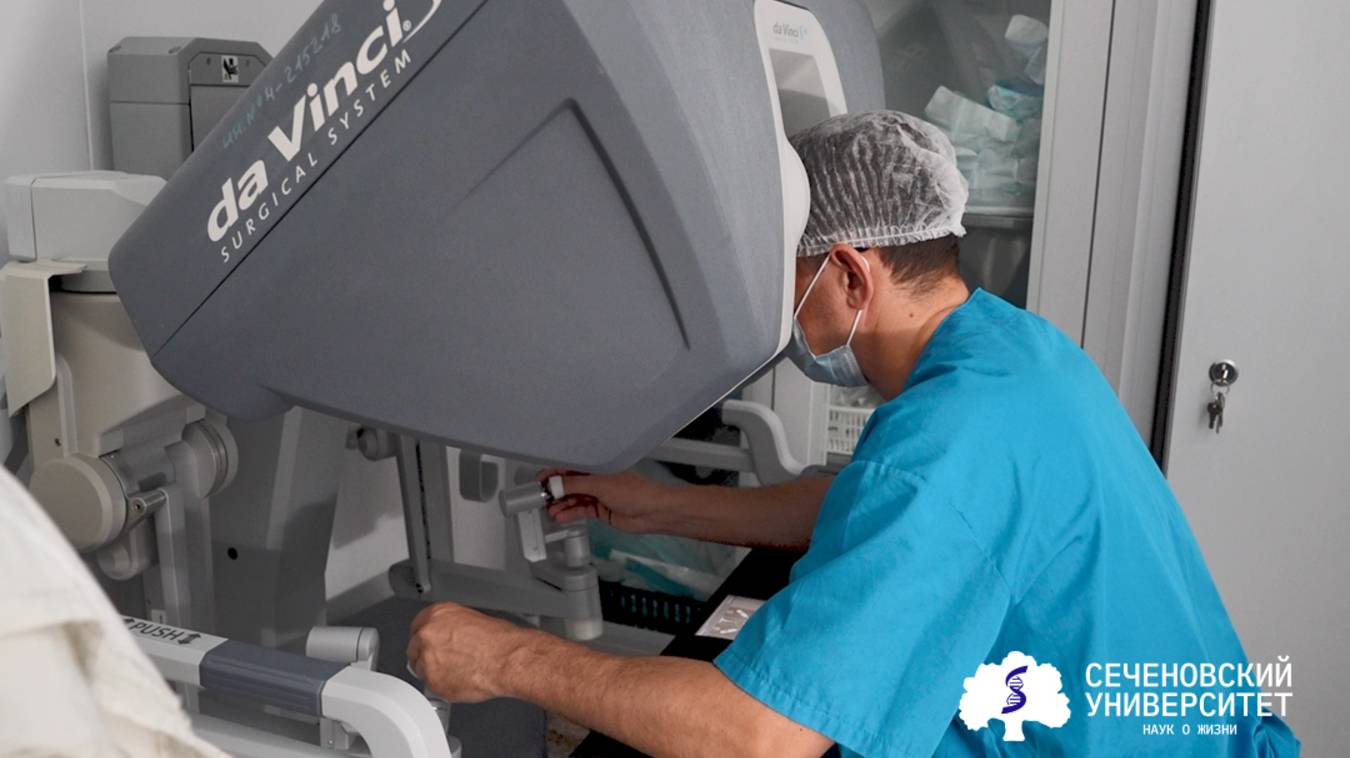 Кардиохирурги СУ впервые в стране провели бимаммарное аортокоронарное шунтирование на роботе DaVinci