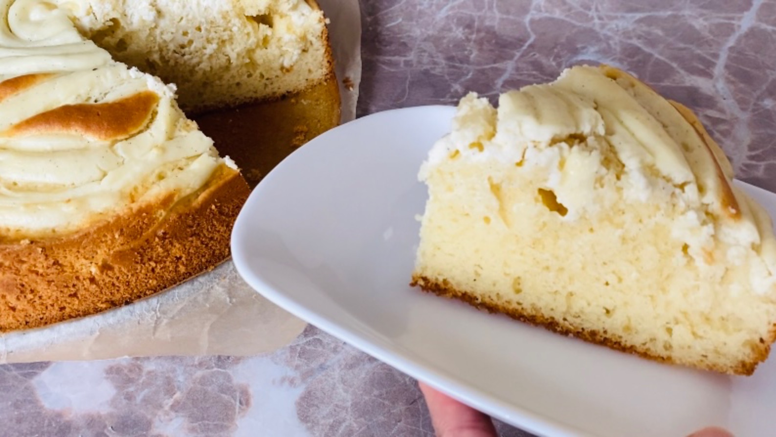 Рецепт пирога на кефире к чаю.  Пирог за 5 минут +время на выпечку