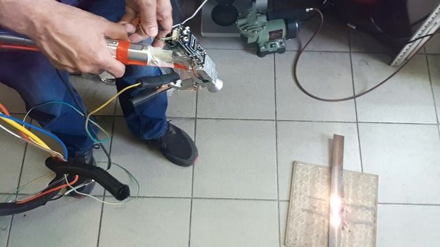 Проверка аппарата лазерной чистки Acctek после ремонта сгоревшего пистолета