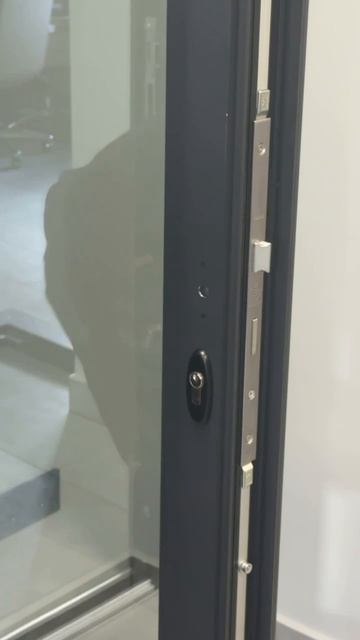 Установка цилиндра в алюминиевую коробку