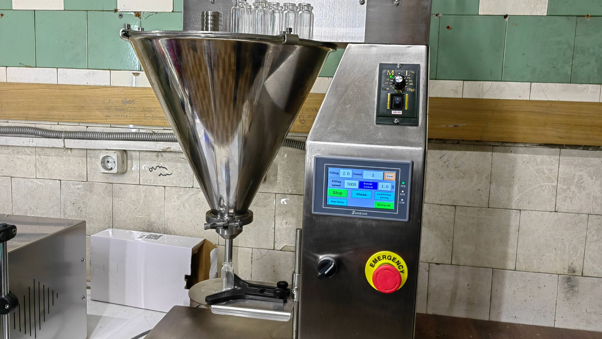 Весовые и шнековые полуавтоматические дозаторы