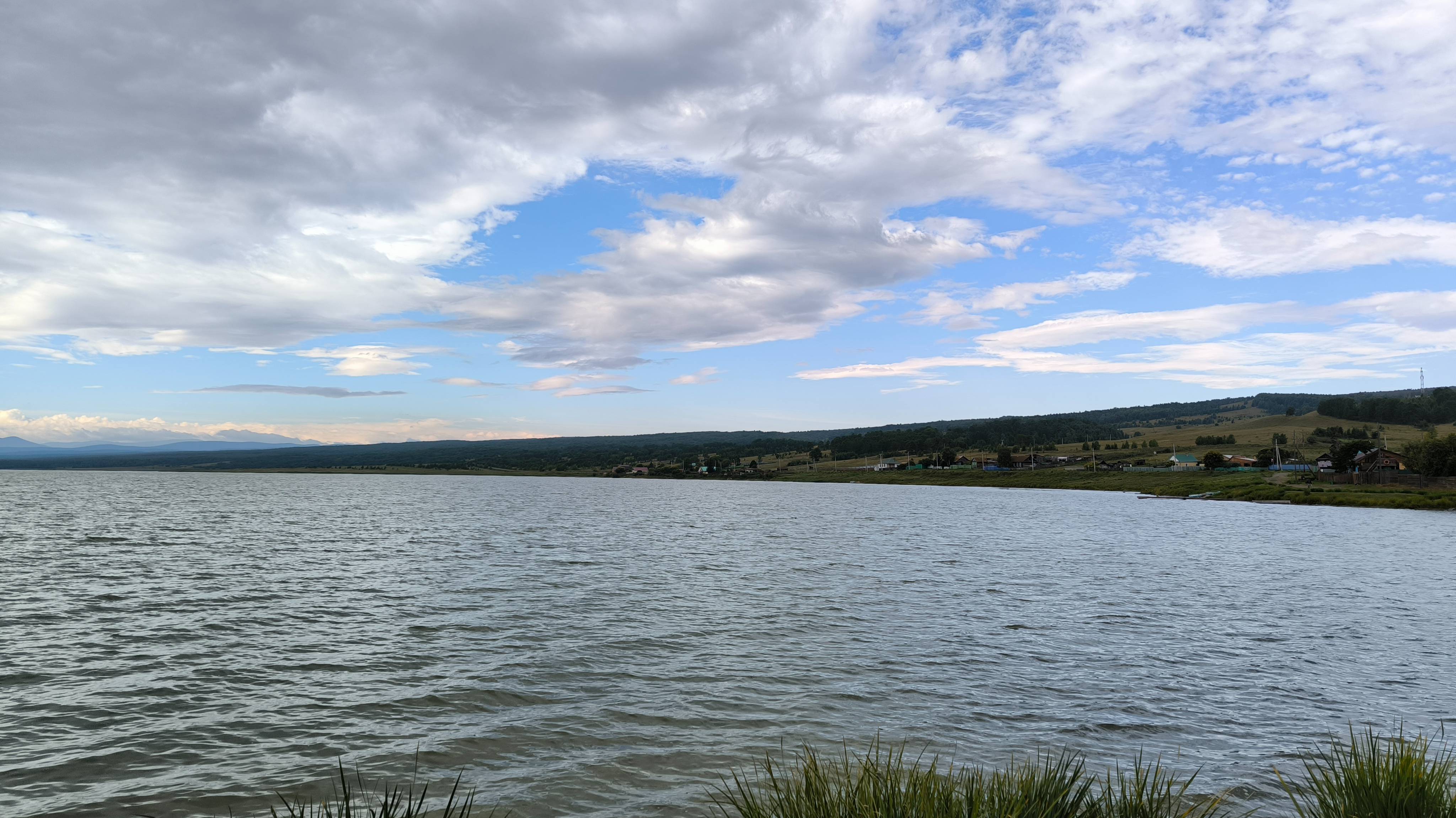 село черное озеро и водоем ...