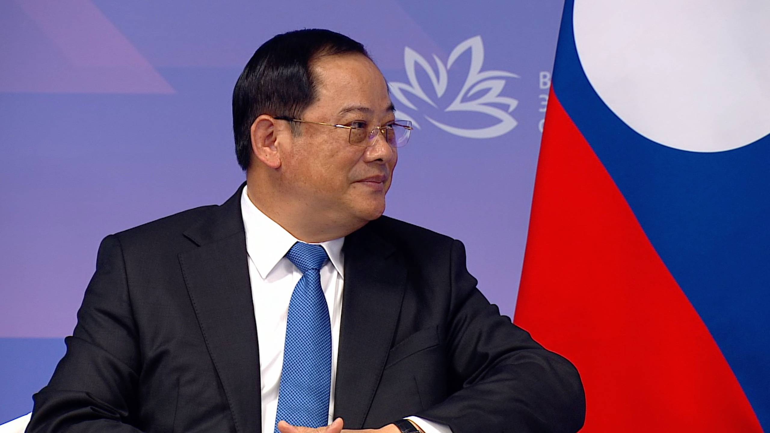 Встреча с Сонсаем Сипхандоном