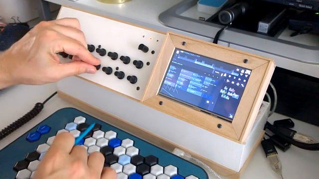 MoonBox - DIY Raspberry Pi 2 Synthesizer powered by SunVox Virtual Modular Music Studio под заказ