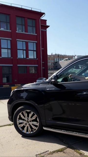 Новый KG Mobility Rexton выдан своему счастливому владельцу!