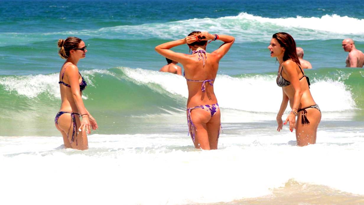 Красотки в купальниках. Сочи Пляж Куба